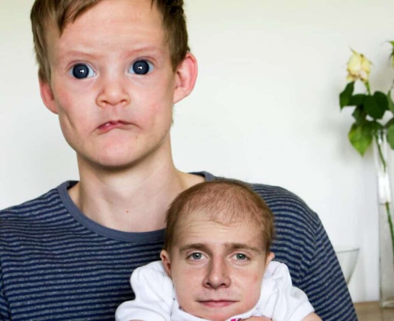 15-disturbing-yet-hilarious-face-swaps-3
